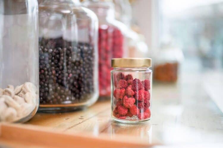 How to Store Raspberries in Mason Jars to Keep Fresh and Juicy ...